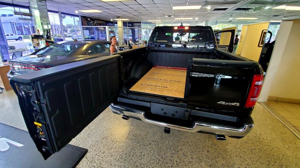 UPDATED: Ram 1500s With The Multifunction Tailgate Are Landing On ...